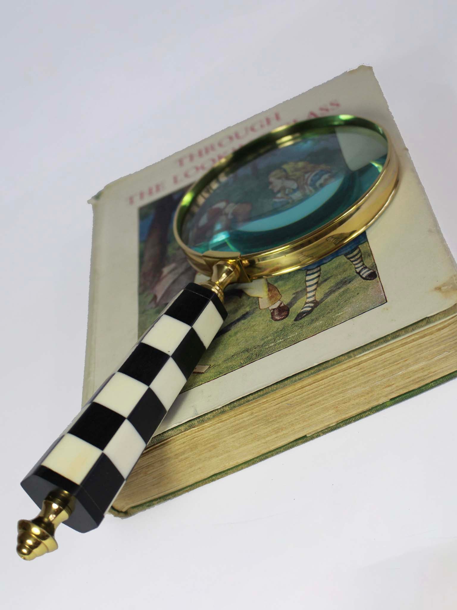Magnifying Glass With Black & White Stripped Handle 22cm – Dutch ...