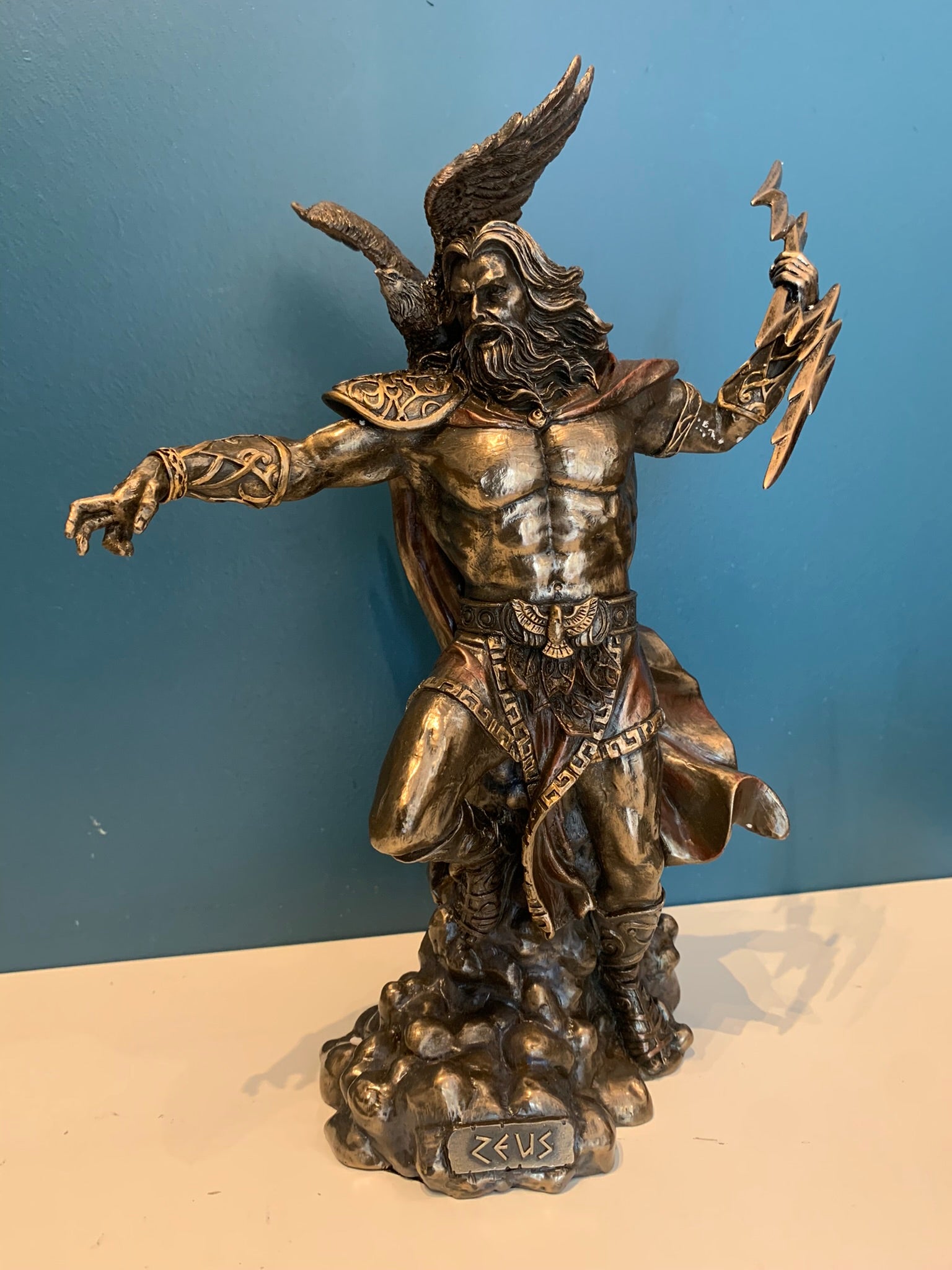 Statue of Greek God Zeus, 30cm – Dutch Hospital Luxury Lifestyle
